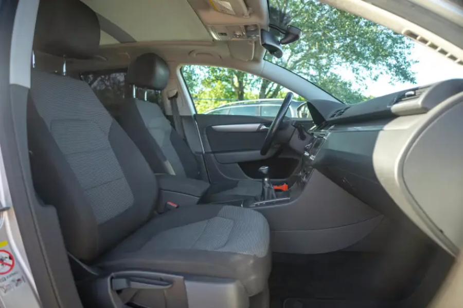 Pelēks Volkswagen Passat B7 2011 Liepāja, ar dzinēja tilpumu 1.60 L un nobraukumu 294 tūkst. km par 4800 €, foto 14 vietnē AUTOMOTO.COM.LV