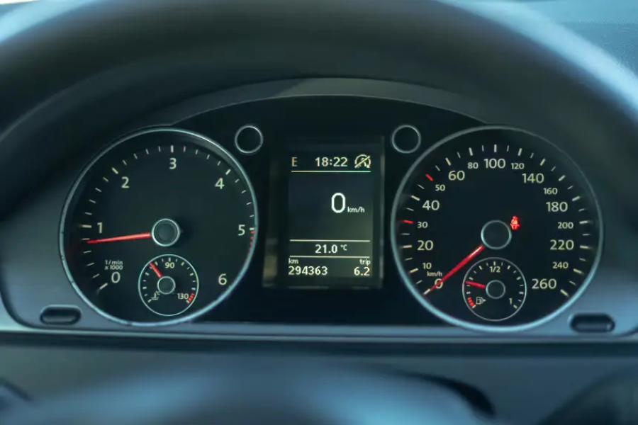 Pelēks Volkswagen Passat B7 2011 Liepāja, ar dzinēja tilpumu 1.60 L un nobraukumu 294 tūkst. km par 4800 €, foto 16 vietnē AUTOMOTO.COM.LV