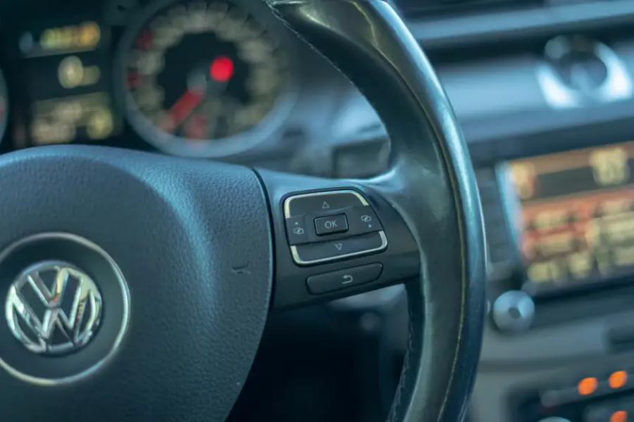 Pelēks Volkswagen Passat B7 2011 Liepāja, ar dzinēja tilpumu 1.60 L un nobraukumu 294 tūkst. km par 4800 €, foto 24 vietnē AUTOMOTO.COM.LV