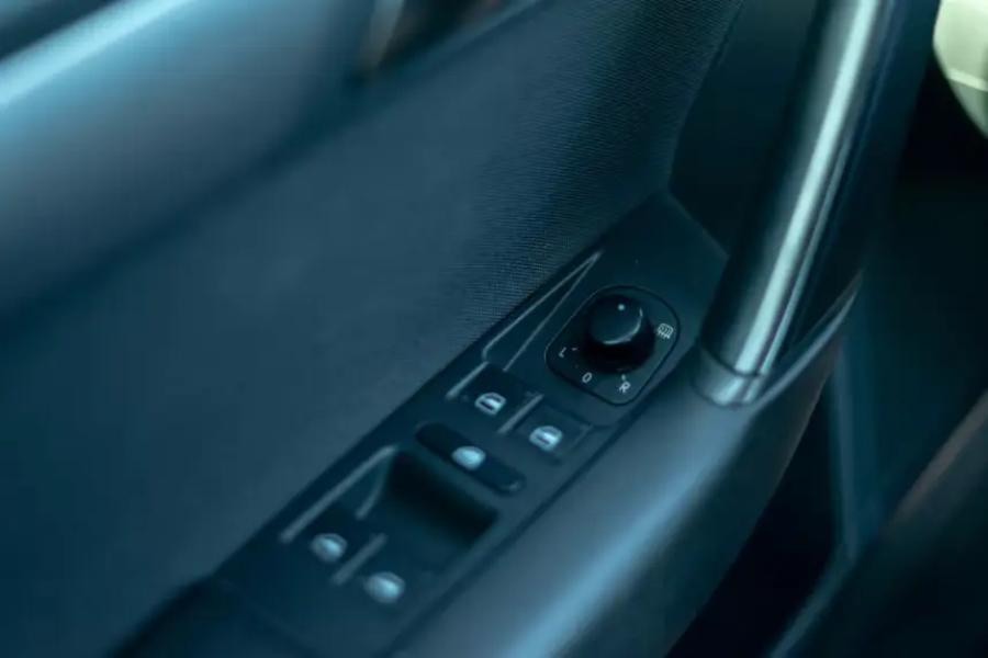 Pelēks Volkswagen Passat B7 2011 Liepāja, ar dzinēja tilpumu 1.60 L un nobraukumu 294 tūkst. km par 4800 €, foto 27 vietnē AUTOMOTO.COM.LV