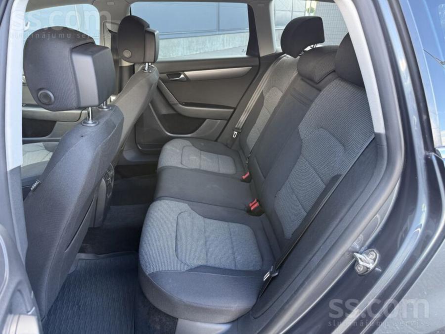 Pelēks Volkswagen Passat B7 2012 Rīga, ar dzinēja tilpumu 2.00 L un nobraukumu 296 tūkst. km par 3950 €, foto 14 vietnē AUTOMOTO.COM.LV