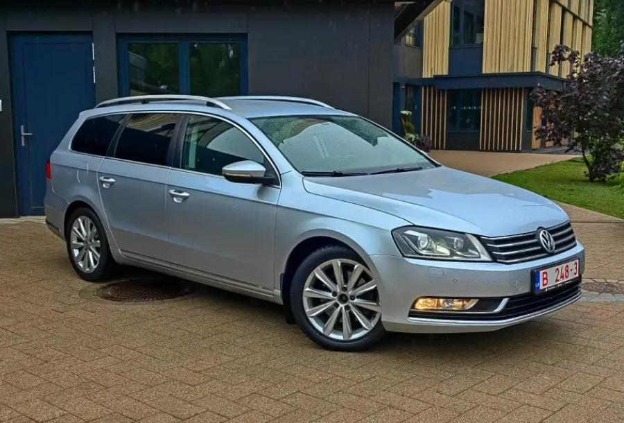 Grey Volkswagen Passat B7 2012 in Riga, with an engine capacity of 2.00 L and mileage of 155 thousand km for 9190 €, photo 4 on AUTOMOTO.COM.LV