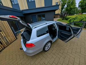 Grey Volkswagen Passat B7 2012 in Riga, with an engine capacity of 2.00 L and mileage of 155 thousand km for 9190 €, photo 9 on AUTOMOTO.COM.LV