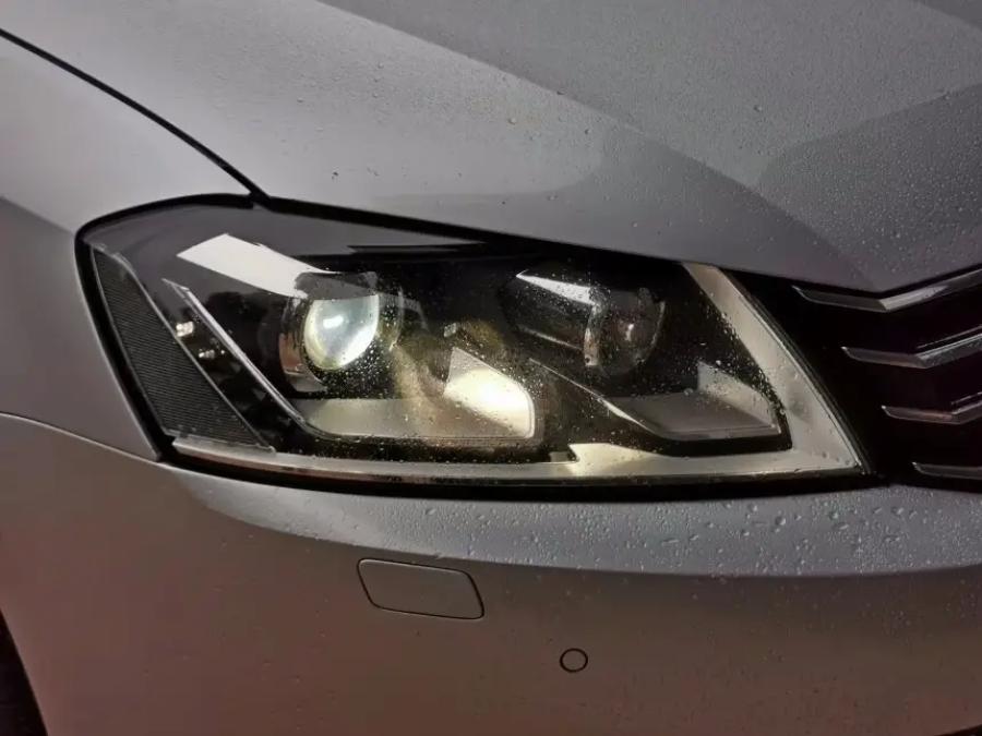 Grey Volkswagen Passat B7 2012 in Riga, with an engine capacity of 2.00 L and mileage of 155 thousand km for 9190 €, photo 18 on AUTOMOTO.COM.LV