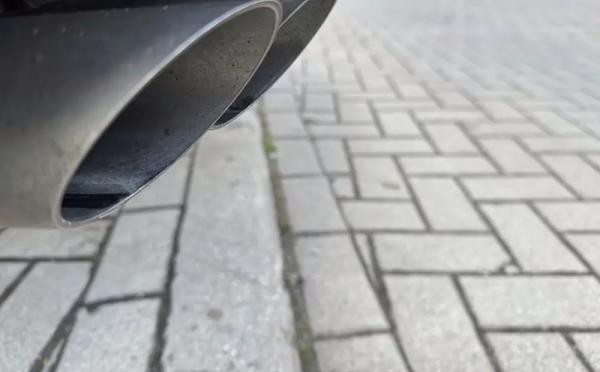 Grey Volkswagen Passat B7 2012 in Riga, with an engine capacity of 2.00 L and mileage of 333 thousand km for 4990 €, photo 8 on AUTOMOTO.COM.LV