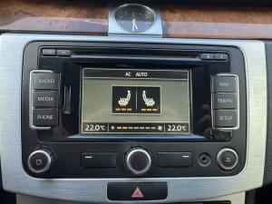 Grey Volkswagen Passat B7 2012 in Riga, with an engine capacity of 2.00 L and mileage of 333 thousand km for 4990 €, photo 16 on AUTOMOTO.COM.LV