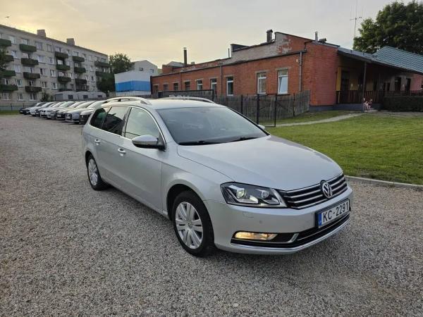 Grey Volkswagen Passat B7 2012 in Ventspils, with an engine capacity of 2.00 L and mileage of 333 thousand km for 3700 €, photo 3 on AUTOMOTO.COM.LV
