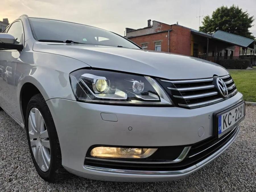 Grey Volkswagen Passat B7 2012 in Ventspils, with an engine capacity of 2.00 L and mileage of 333 thousand km for 3700 €, photo 19 on AUTOMOTO.COM.LV