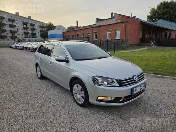 Grey Volkswagen Passat B7 2012 in Ventspils, with an engine capacity of 2.00 L and mileage of 333 thousand km for 3700 €, photo 3 on AUTOMOTO.COM.LV