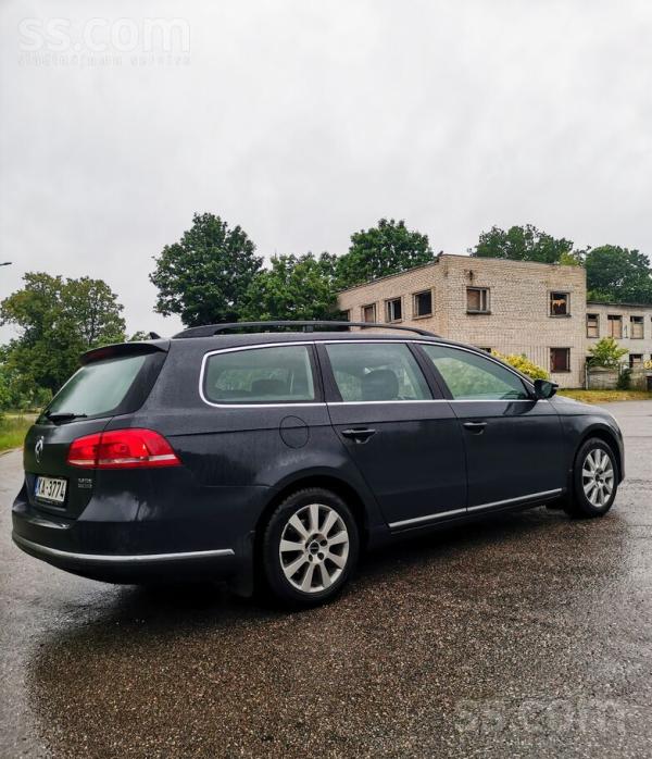 Grey Volkswagen Passat B7 2012 in Saldus, with an engine capacity of 2.00 L and mileage of 430 thousand km for 2499 €, photo 3 on AUTOMOTO.COM.LV