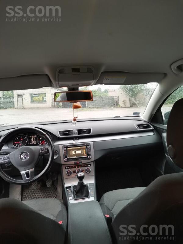 Grey Volkswagen Passat B7 2012 in Saldus, with an engine capacity of 2.00 L and mileage of 430 thousand km for 2499 €, photo 6 on AUTOMOTO.COM.LV