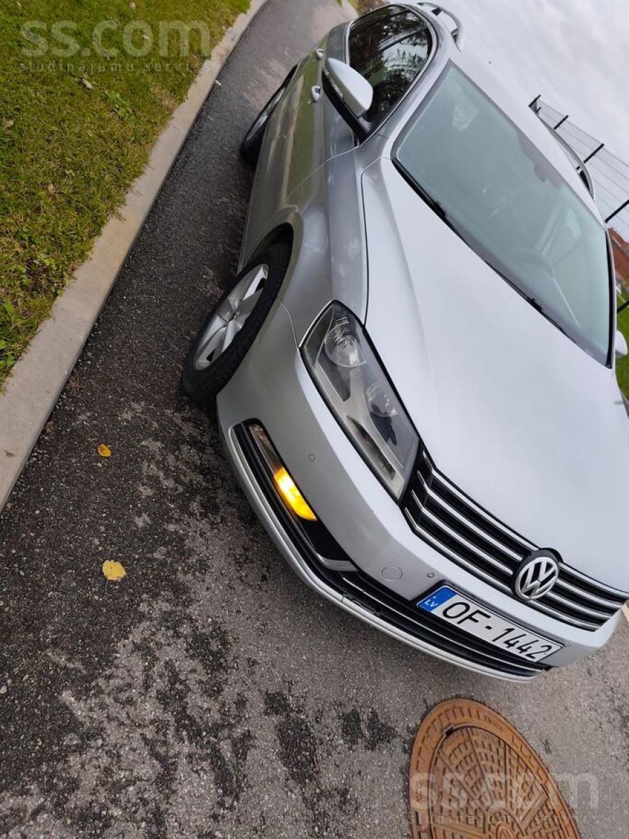 Серый Фольксваген Пассат Б7 2012 в Валмиера, объемом двигателя 2.00 л и пробегом 490 тыс. км за 3550 €, фото 3 на AUTOMOTO.COM.LV