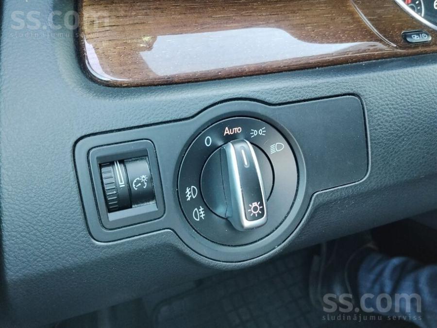 Pelēks Volkswagen Passat B7 2012 Daugavpils, ar dzinēja tilpumu 2.00 L un nobraukumu 300 tūkst. km par 6450 €, foto 17 vietnē AUTOMOTO.COM.LV