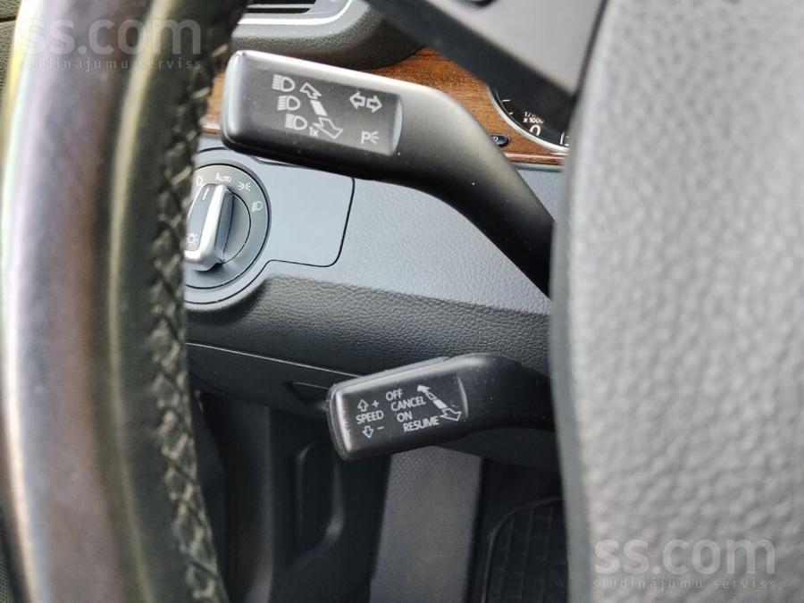 Pelēks Volkswagen Passat B7 2012 Daugavpils, ar dzinēja tilpumu 2.00 L un nobraukumu 300 tūkst. km par 6450 €, foto 18 vietnē AUTOMOTO.COM.LV