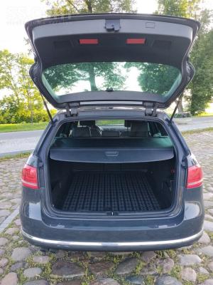 Pelēks Volkswagen Passat B7 2012 Daugavpils, ar dzinēja tilpumu 2.00 L un nobraukumu 300 tūkst. km par 6450 €, foto 21 vietnē AUTOMOTO.COM.LV