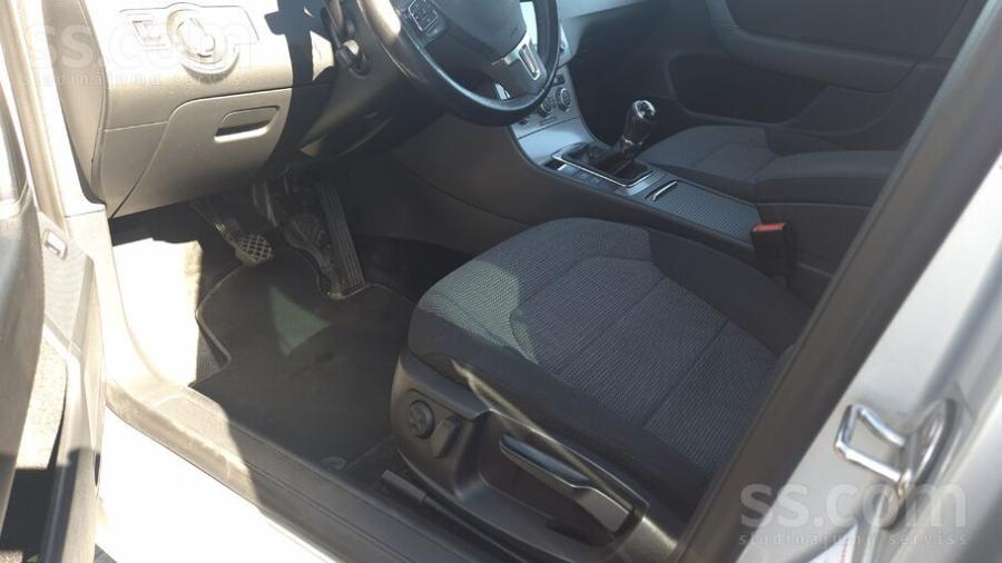 Grey Volkswagen Passat B7 2012 in Jelgava, with an engine capacity of 2.00 L and mileage of 267 thousand km for 5200 €, photo 13 on AUTOMOTO.COM.LV