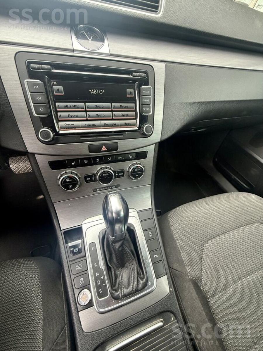 Pelēks Volkswagen Passat B7 2012 Rīga, ar dzinēja tilpumu 2.00 L un nobraukumu 0 tūkst. km par 1990 €, foto 14 vietnē AUTOMOTO.COM.LV