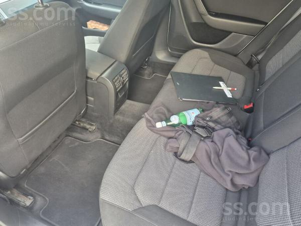 Pelēks Volkswagen Passat B7 2012 Rīga, ar dzinēja tilpumu 2.00 L un nobraukumu 371 tūkst. km par 4400 €, foto 5 vietnē AUTOMOTO.COM.LV