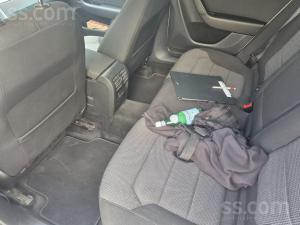 Grey Volkswagen Passat B7 2012 in Riga, with an engine capacity of 2.00 L and mileage of 371 thousand km for 4400 €, photo 5 on AUTOMOTO.COM.LV