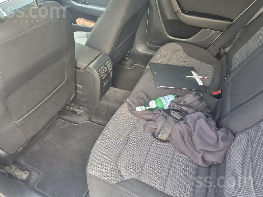 Grey Volkswagen Passat B7 2012 in Riga, with an engine capacity of 2.00 L and mileage of 371 thousand km for 4400 €, photo 5 on AUTOMOTO.COM.LV