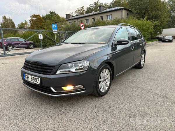 Grey Volkswagen Passat B7 2012 in Riga, with an engine capacity of 2.00 L and mileage of 340 thousand km for 2950 €, photo 1 on AUTOMOTO.COM.LV