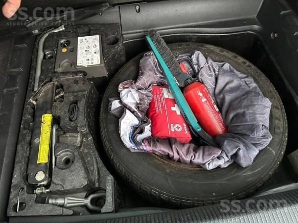 Grey Volkswagen Passat B7 2012 in Riga, with an engine capacity of 2.00 L and mileage of 340 thousand km for 2950 €, photo 11 on AUTOMOTO.COM.LV