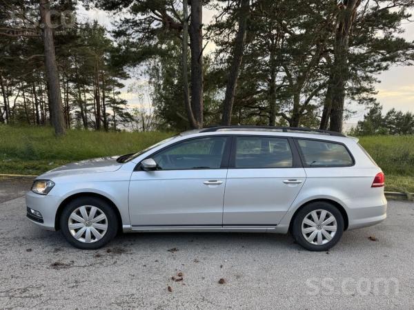 Grey Volkswagen Passat B7 2013 in Riga, with an engine capacity of 2.00 L and mileage of 312 thousand km for 4800 €, photo 3 on AUTOMOTO.COM.LV