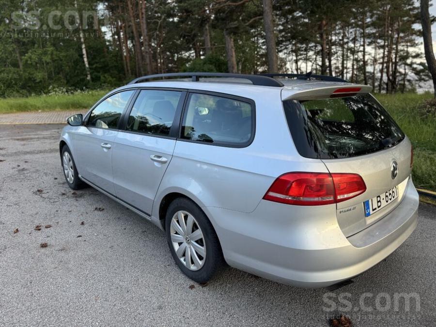 Pelēks Volkswagen Passat B7 2013 Rīga, ar dzinēja tilpumu 2.00 L un nobraukumu 312 tūkst. km par 4800 €, foto 4 vietnē AUTOMOTO.COM.LV