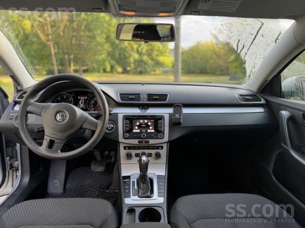 Grey Volkswagen Passat B7 2013 in Riga, with an engine capacity of 2.00 L and mileage of 312 thousand km for 4800 €, photo 10 on AUTOMOTO.COM.LV