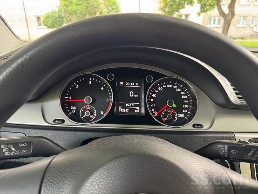 Pelēks Volkswagen Passat B7 2013 Rīga, ar dzinēja tilpumu 2.00 L un nobraukumu 312 tūkst. km par 4800 €, foto 15 vietnē AUTOMOTO.COM.LV