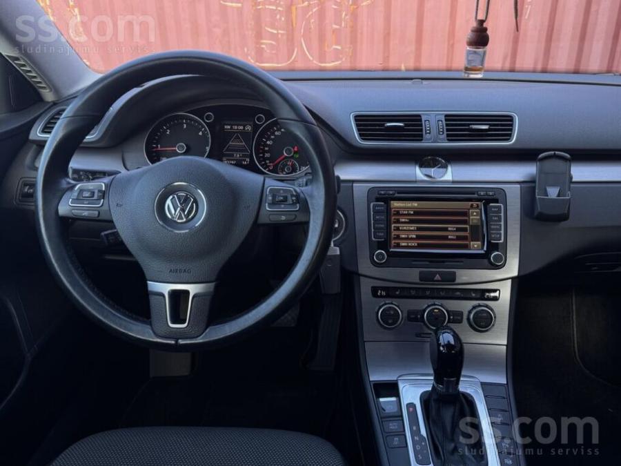 Grey Volkswagen Passat B7 2013 in Liepaja, with an engine capacity of 2.00 L and mileage of 283 thousand km for 6950 €, photo 6 on AUTOMOTO.COM.LV