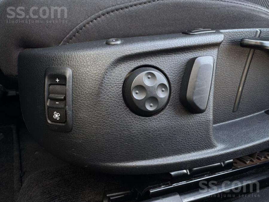 Grey Volkswagen Passat B7 2013 in Liepaja, with an engine capacity of 2.00 L and mileage of 283 thousand km for 6950 €, photo 12 on AUTOMOTO.COM.LV