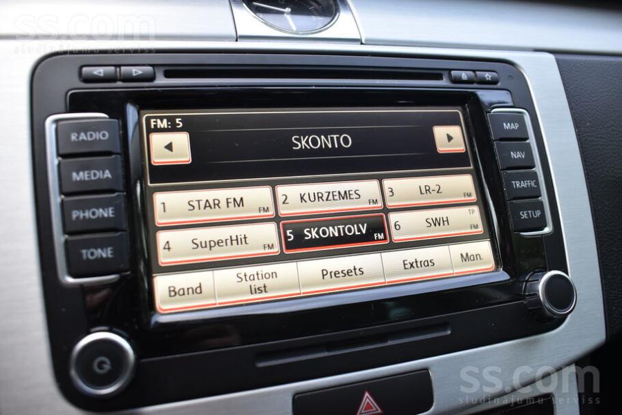 Grey Volkswagen Passat B7 2013 in Kuldiga, with an engine capacity of 2.00 L and mileage of 0 thousand km for 7490 €, photo 13 on AUTOMOTO.COM.LV