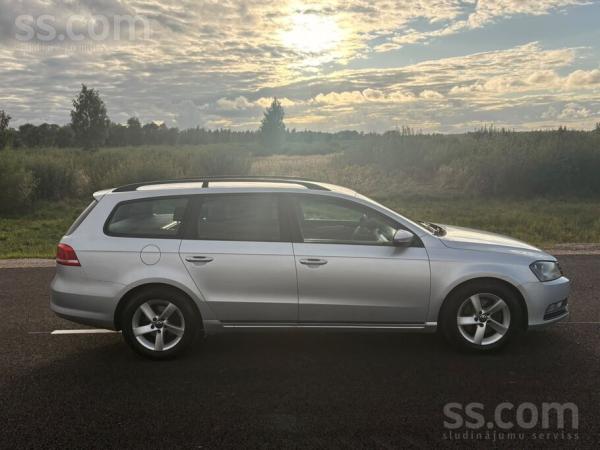 Grey Volkswagen Passat B7 2013 in Jelgava, with an engine capacity of 2.00 L and mileage of 328 thousand km for 4590 €, photo 5 on AUTOMOTO.COM.LV