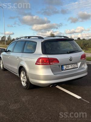 Pelēks Volkswagen Passat B7 2013 Jelgava, ar dzinēja tilpumu 2.00 L un nobraukumu 328 tūkst. km par 4590 €, foto 8 vietnē AUTOMOTO.COM.LV