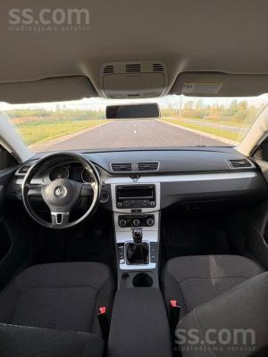 Pelēks Volkswagen Passat B7 2013 Jelgava, ar dzinēja tilpumu 2.00 L un nobraukumu 328 tūkst. km par 4590 €, foto 12 vietnē AUTOMOTO.COM.LV