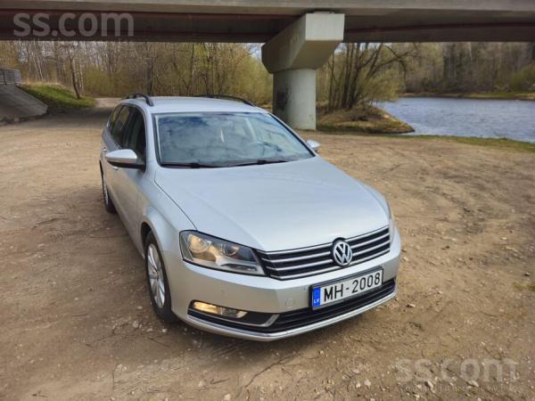 Grey Volkswagen Passat B7 2014 in Riga, with an engine capacity of 2.00 L and mileage of 315 thousand km for 4450 €, photo 1 on AUTOMOTO.COM.LV