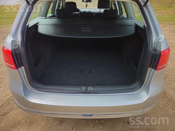 Grey Volkswagen Passat B7 2014 in Riga, with an engine capacity of 2.00 L and mileage of 315 thousand km for 4450 €, photo 5 on AUTOMOTO.COM.LV