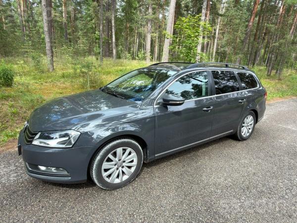 Grey Volkswagen Passat B7 2014 in Daugavpils, with an engine capacity of 2.00 L and mileage of 345 thousand km for 3900 €, photo 1 on AUTOMOTO.COM.LV