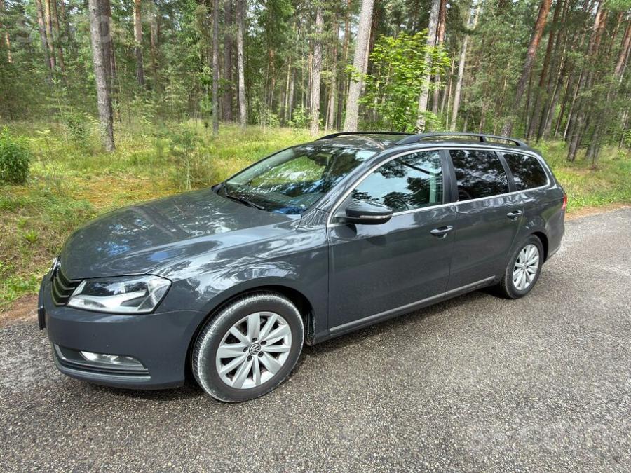 Pelēks Volkswagen Passat B7 2014 Daugavpils, ar dzinēja tilpumu 2.00 L un nobraukumu 345 tūkst. km par 3900 €, foto 1 vietnē AUTOMOTO.COM.LV