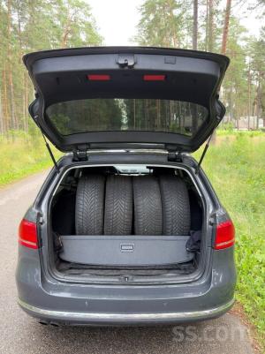Pelēks Volkswagen Passat B7 2014 Daugavpils, ar dzinēja tilpumu 2.00 L un nobraukumu 345 tūkst. km par 3900 €, foto 13 vietnē AUTOMOTO.COM.LV