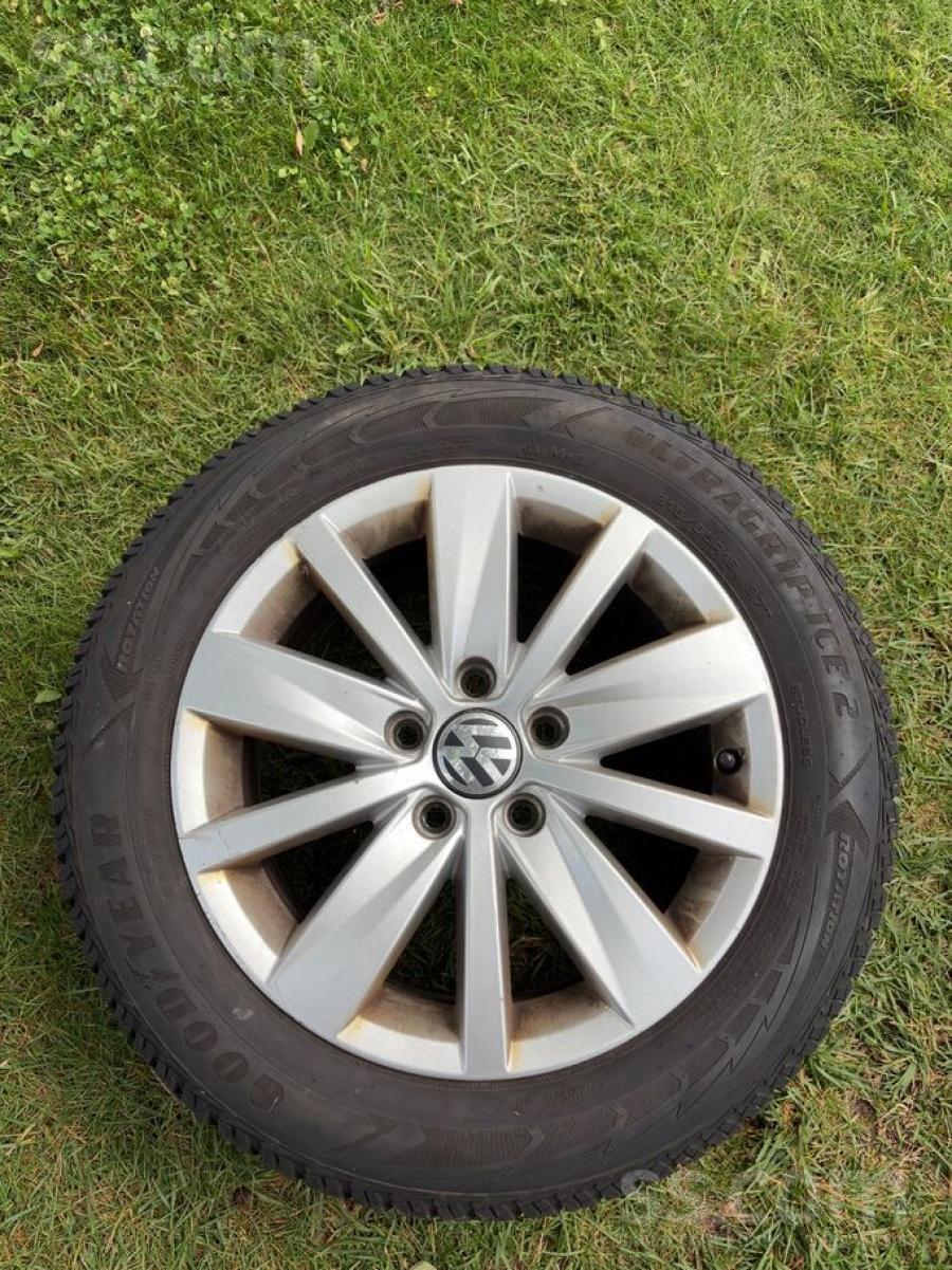 Pelēks Volkswagen Passat B7 2014 Daugavpils, ar dzinēja tilpumu 2.00 L un nobraukumu 345 tūkst. km par 3900 €, foto 14 vietnē AUTOMOTO.COM.LV