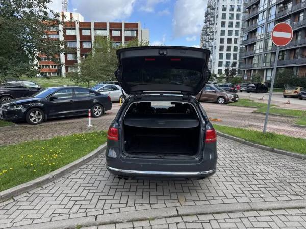 Grey Volkswagen Passat B7 2014 in Riga, with an engine capacity of 2.00 L and mileage of 346 thousand km for 3990 €, photo 7 on AUTOMOTO.COM.LV