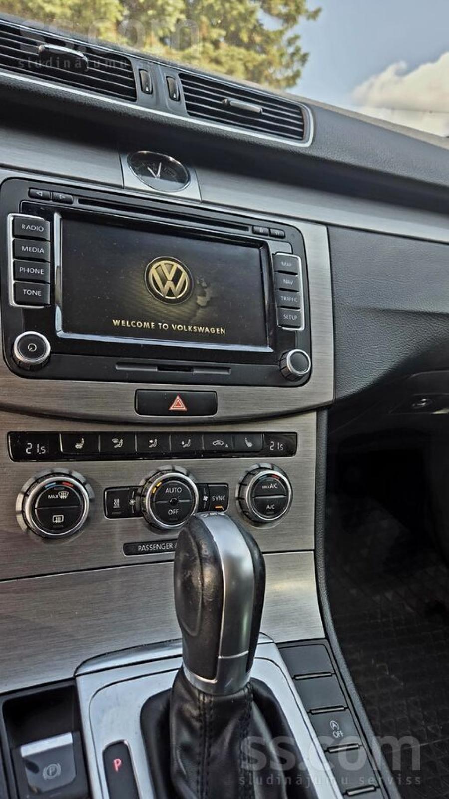 Grey Volkswagen Passat B7 2014 in Riga, with an engine capacity of 2.00 L and mileage of 321 thousand km for 6500 €, photo 12 on AUTOMOTO.COM.LV