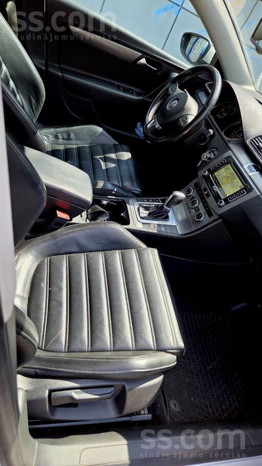 Grey Volkswagen Passat B7 2014 in Riga, with an engine capacity of 2.00 L and mileage of 321 thousand km for 6500 €, photo 16 on AUTOMOTO.COM.LV