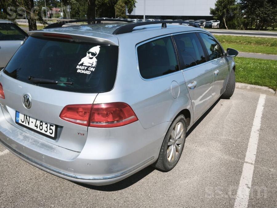 Pelēks Volkswagen Passat B7 2014 Rīga, ar dzinēja tilpumu 1.80 L un nobraukumu 360 tūkst. km par 1100 €, foto 4 vietnē AUTOMOTO.COM.LV