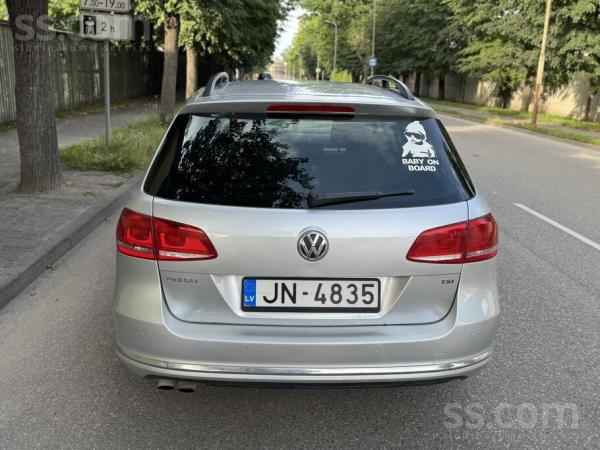 Pelēks Volkswagen Passat B7 2014 Jelgava, ar dzinēja tilpumu 1.80 L un nobraukumu 342 tūkst. km par 2200 €, foto 4 vietnē AUTOMOTO.COM.LV