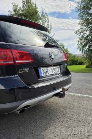 Grey Volkswagen Passat B7 2014 in Bauska, with an engine capacity of 2.00 L and mileage of 318 thousand km for 7000 €, photo 22 on AUTOMOTO.COM.LV