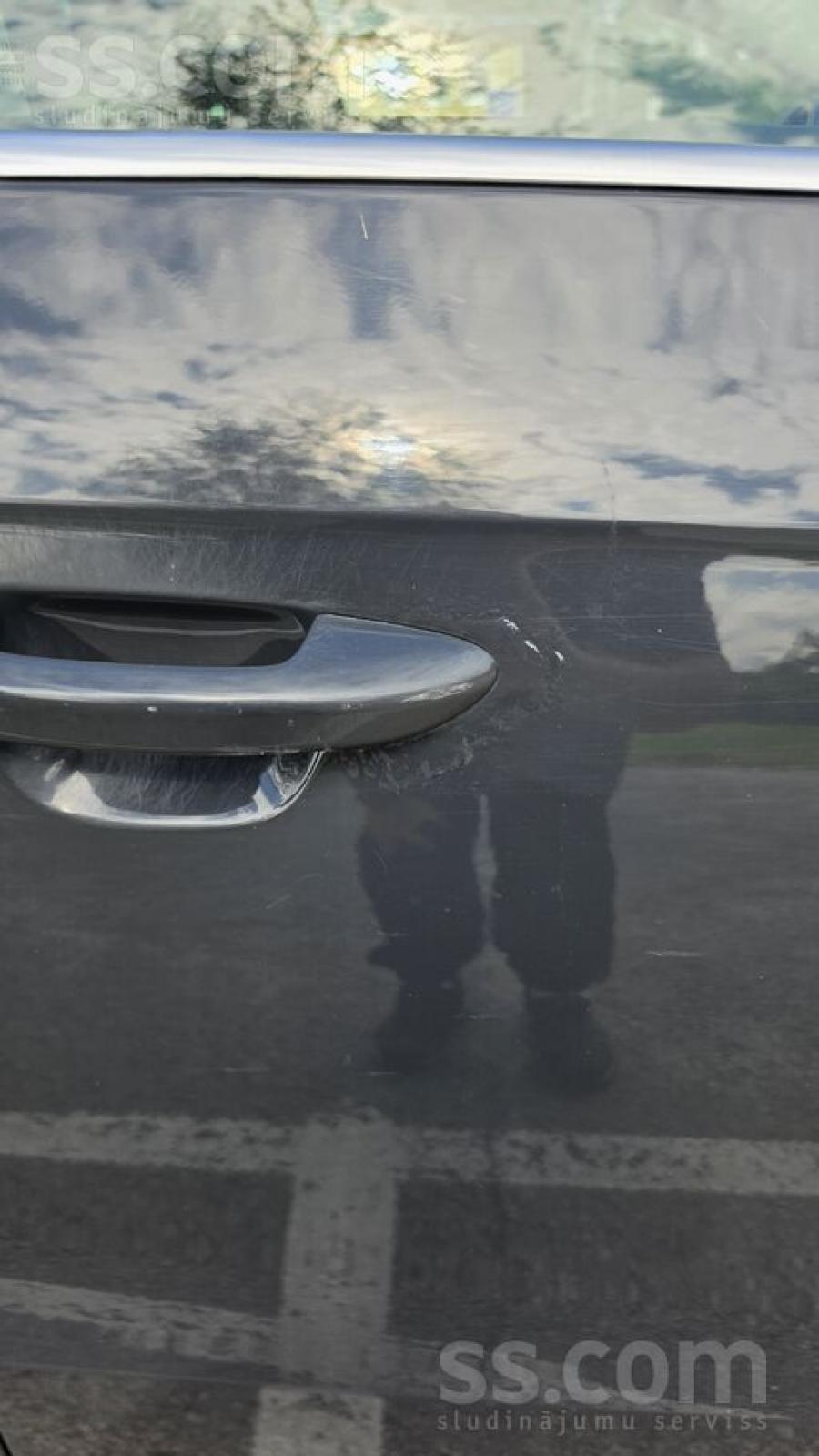 Grey Volkswagen Passat B7 2014 in Bauska, with an engine capacity of 2.00 L and mileage of 318 thousand km for 7000 €, photo 32 on AUTOMOTO.COM.LV