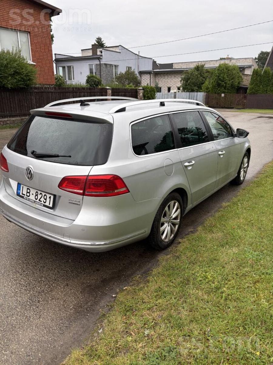 Pelēks Volkswagen Passat B7 2014 Ventspils, ar dzinēja tilpumu 2.00 L un nobraukumu 330 tūkst. km par 4000 €, foto 1 vietnē AUTOMOTO.COM.LV